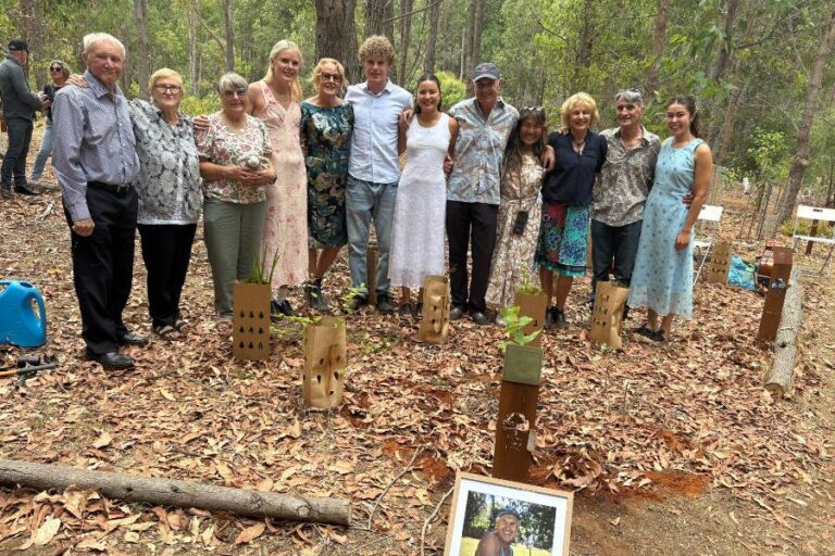 The Process Of Memorial Trees In Australia - Wellington Dam